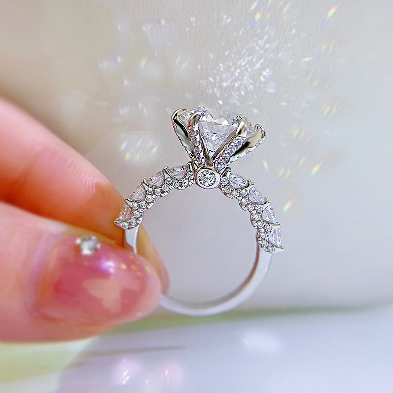 Pre "Firework" 3ct in Moissanite Stone – Saintallois